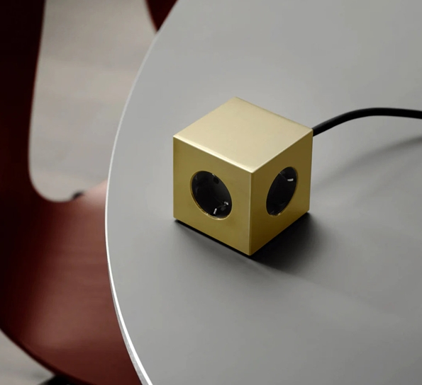 Square 1 messing skjøteledning 1,8 meter med usb og magnet